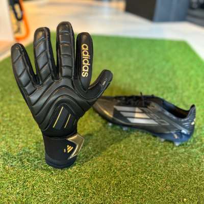 PRO KEEPERS LINE: Goalkeeper Gloves & Equipment